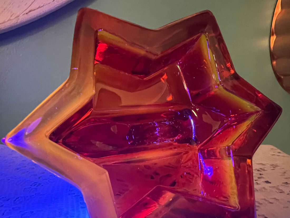 Uranium Glass vs Cadmium Glass: Key Differences – Dusty Treasures